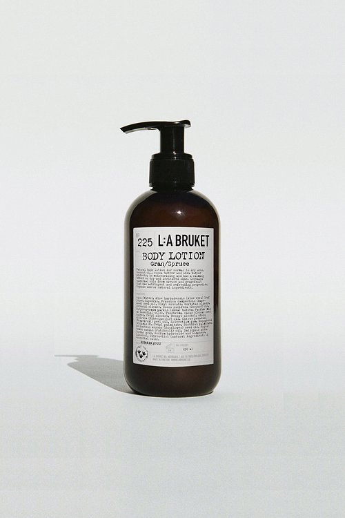 La Bruket라부르켓 바디 로션 스프루스 240ml Sivillage 에스아이빌리지