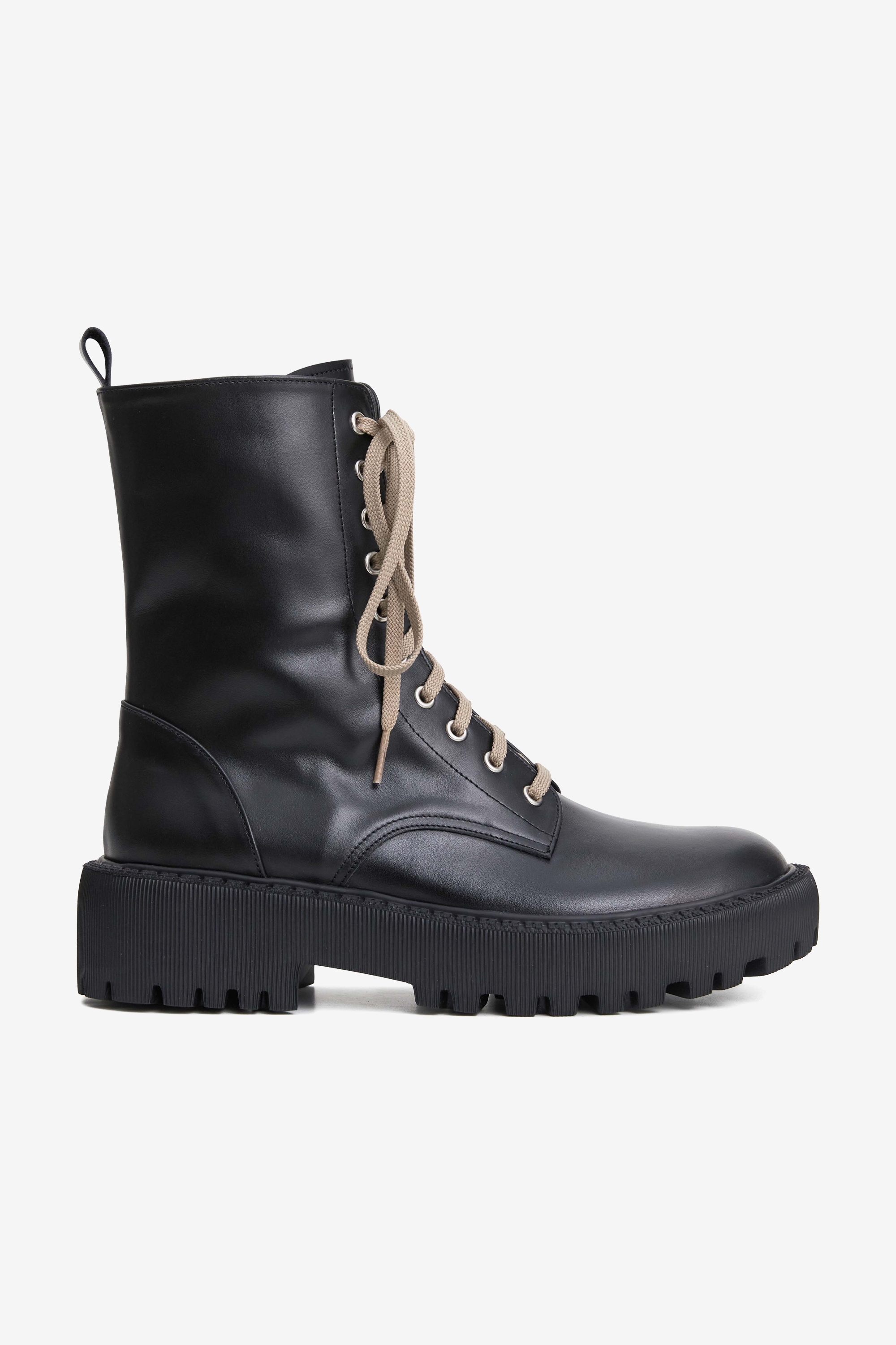 NEUTE(누트) 50mm Frederik Lace-up Combat Boots (Black) | S.I.VILLAGE (에스 ...