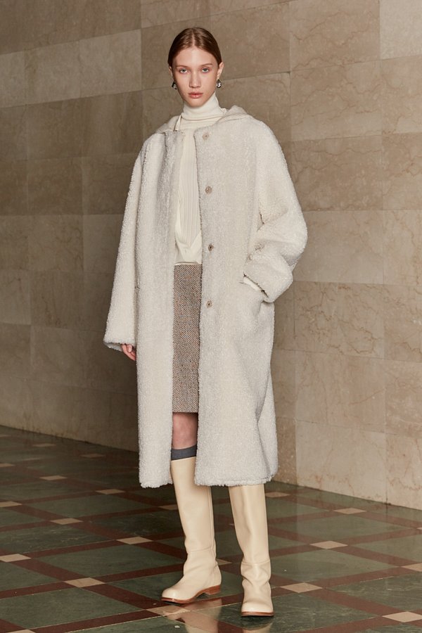 MUSEE(뮤제) NU MOUTON Shearing Reversible LONG Mustang Coat_Ecru Ivory ...