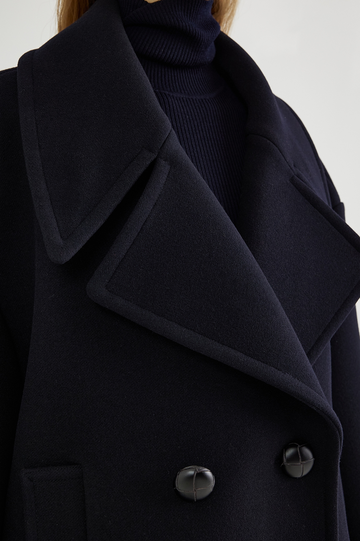 GOEN.J(고엔제이) Oversized double-breasted wool pea coat | S.I.VILLAGE (에스 ...