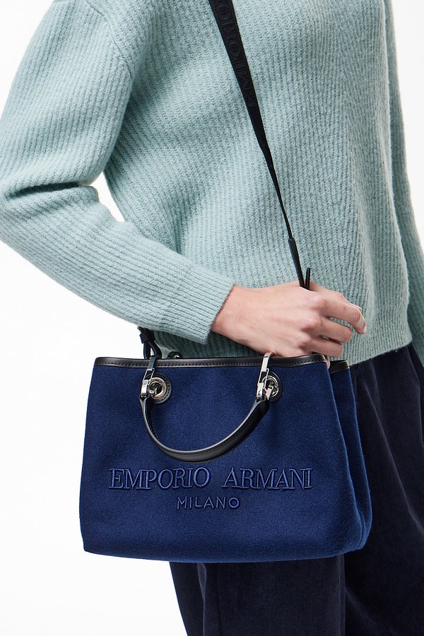 Emporio Armani엠포리오 아르마니 여성 자수 로고 펠트 스몰 쇼퍼백 Sivillage 에스아이빌리지