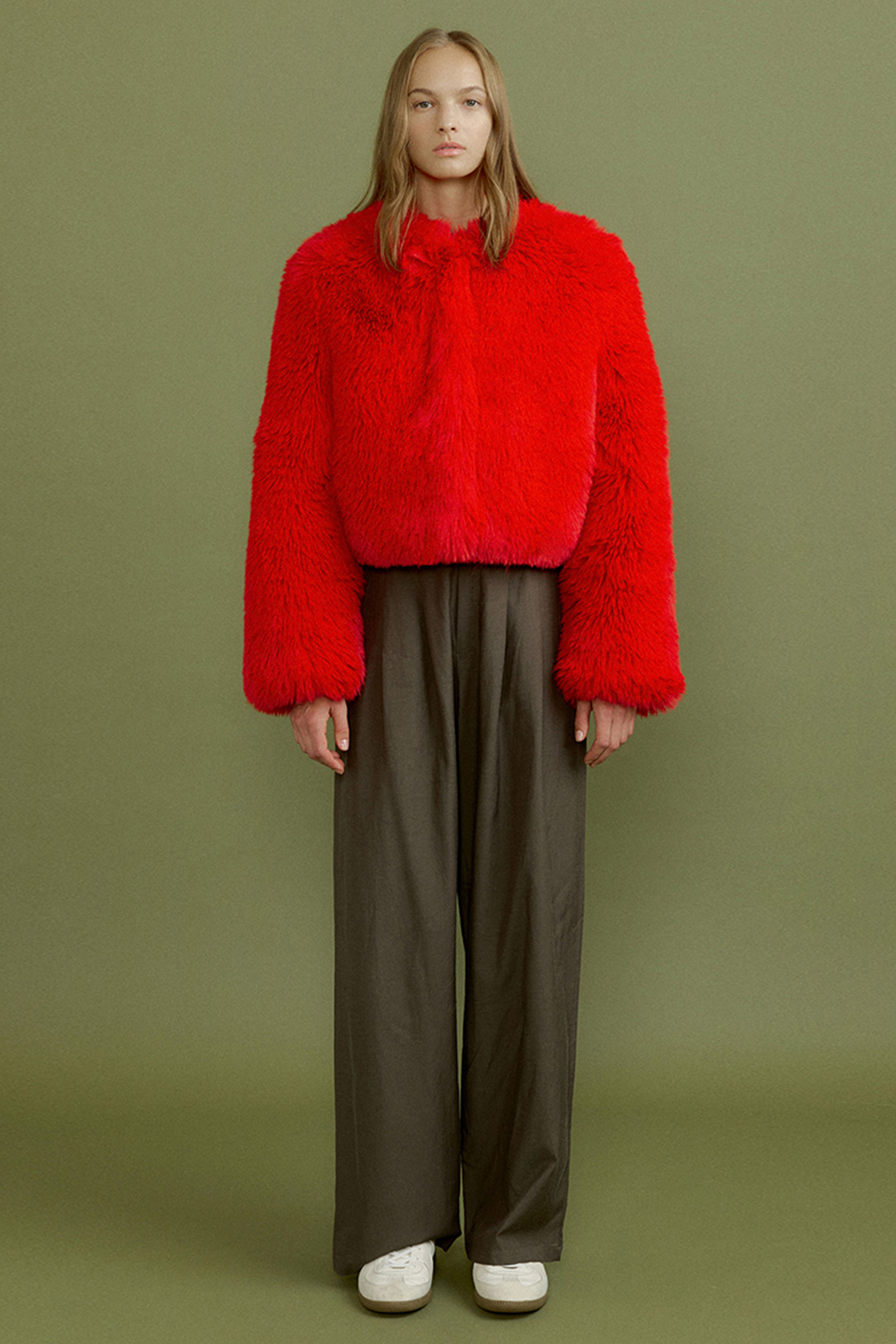 MOLLIOLLI(몰리올리) SUNNY cropped bulky fur jacket [red] | S.I.VILLAGE (에스 ...